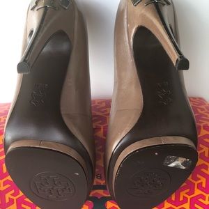 Tory Burch | Shoes | Tory Burch Jude Pump Vegan Leather Size 85 | Poshmark
